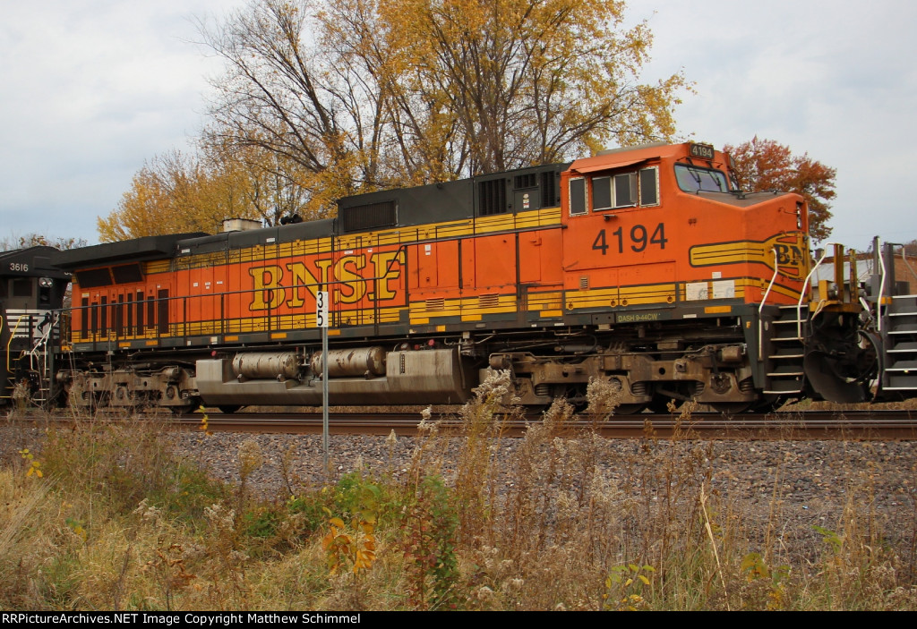 BNSF 4194
